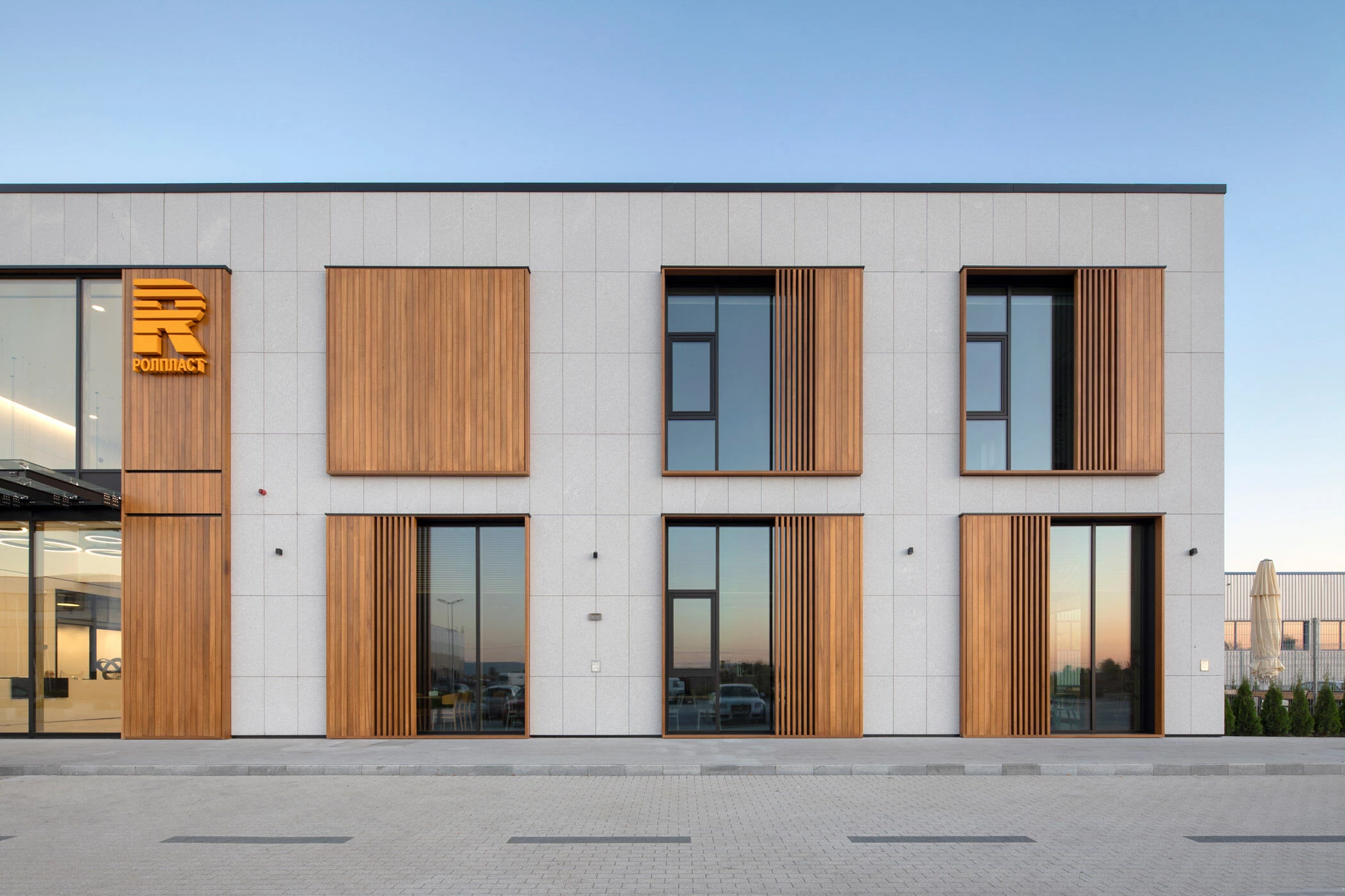 ROLLPLAST 行政大楼丨保加利亚丨IPA 建筑事务所等案例 - 知末全球案例